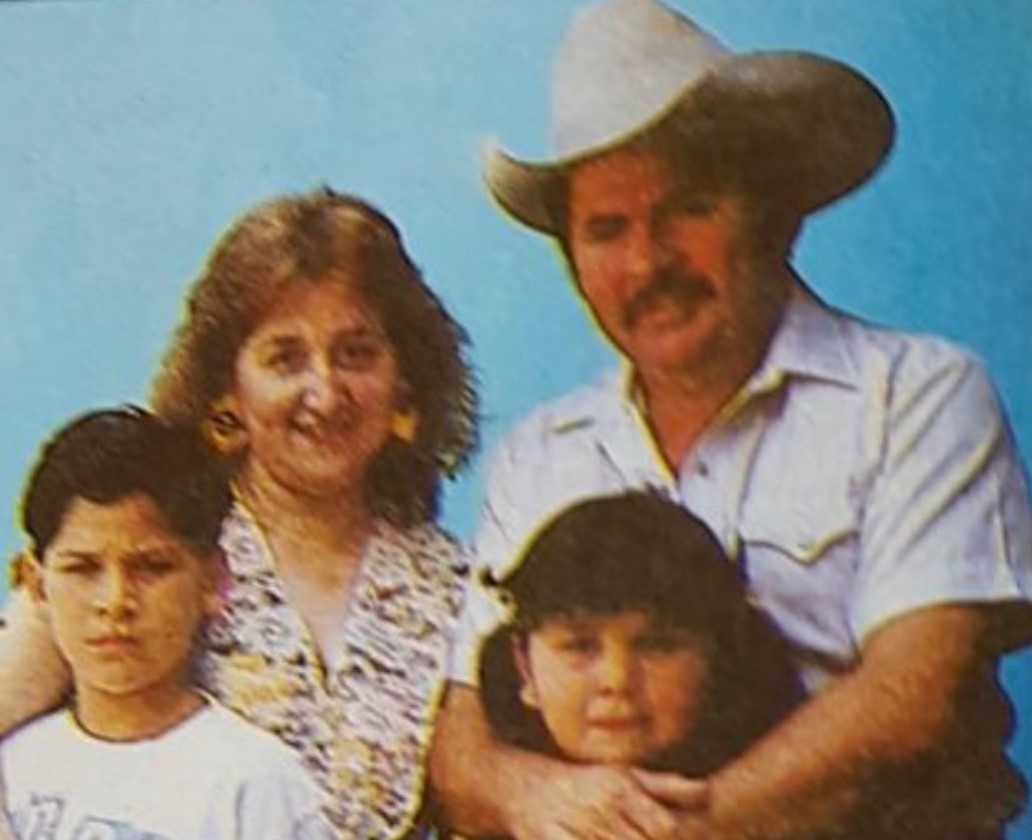 Conoce al cantante de musica norteña Eliseo Robles